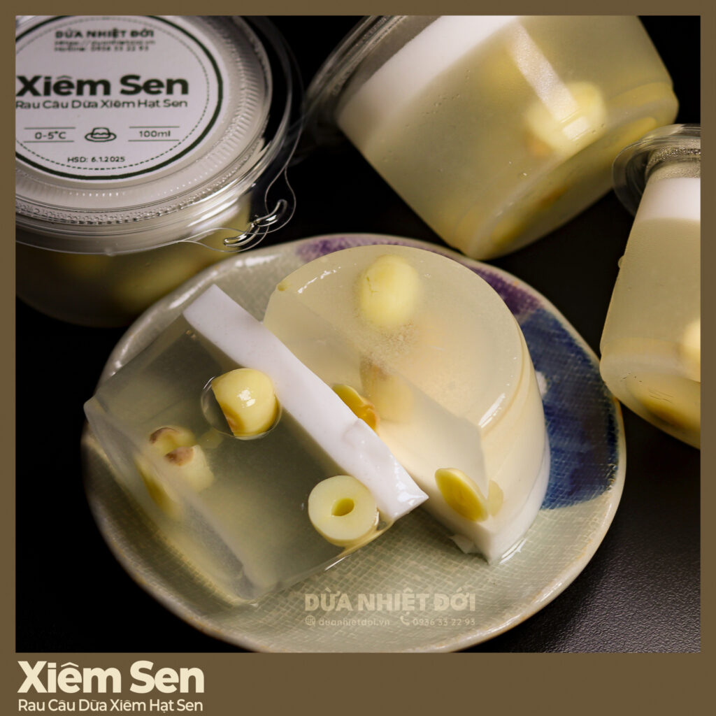 Rau Câu Dừa Hạt Sen - Hộp 100ml - DỪA NHIỆT ĐỚI